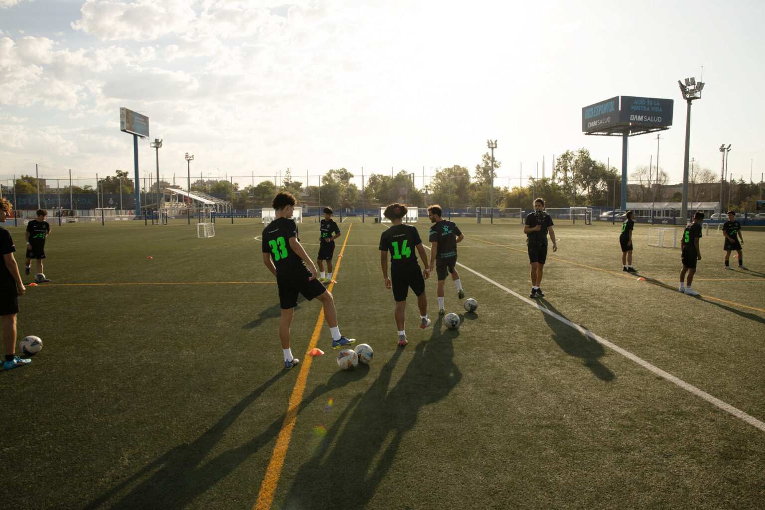 Barcelona Soccer Experience players train under Espanyol methodology ...